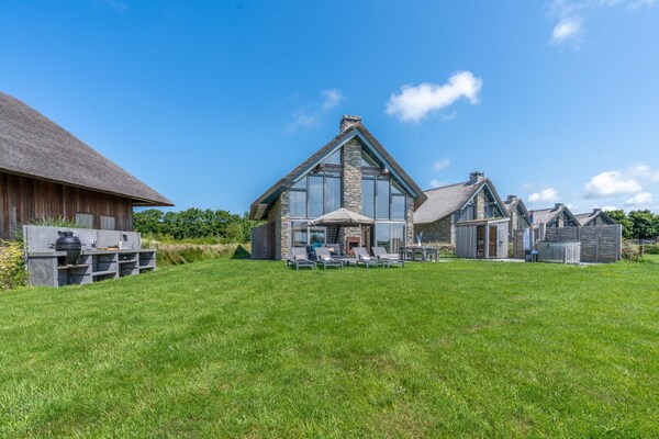 Modern 6-person Villa With Private Hot Tub - Near Beach & Nature - De Koog