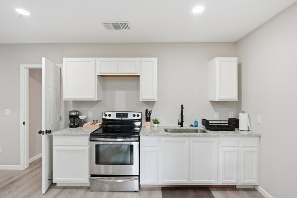 Cozy 3br Duplex Insuite Laundry Min To Downtown - Green Acres Golf and Games - San Antonio
