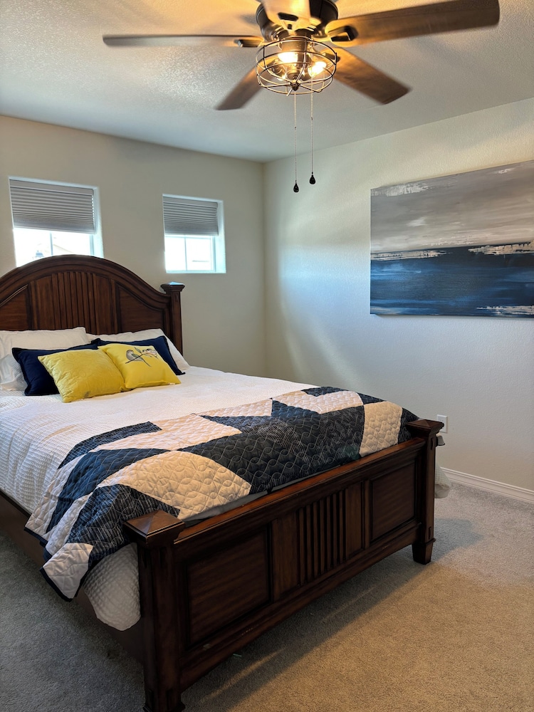 3-bedroom home in superb Colorado Springs with Views of Pikes Peak ...