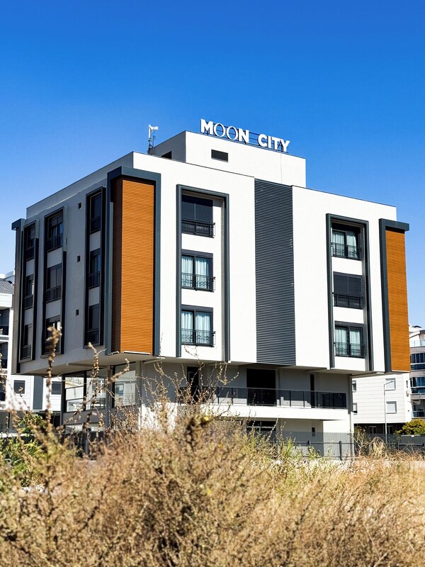 Moon City - Muratpaşa