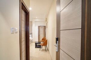 Escrivaninha, ferros/tábuas de passar roupa, Wi-Fi de cortesia