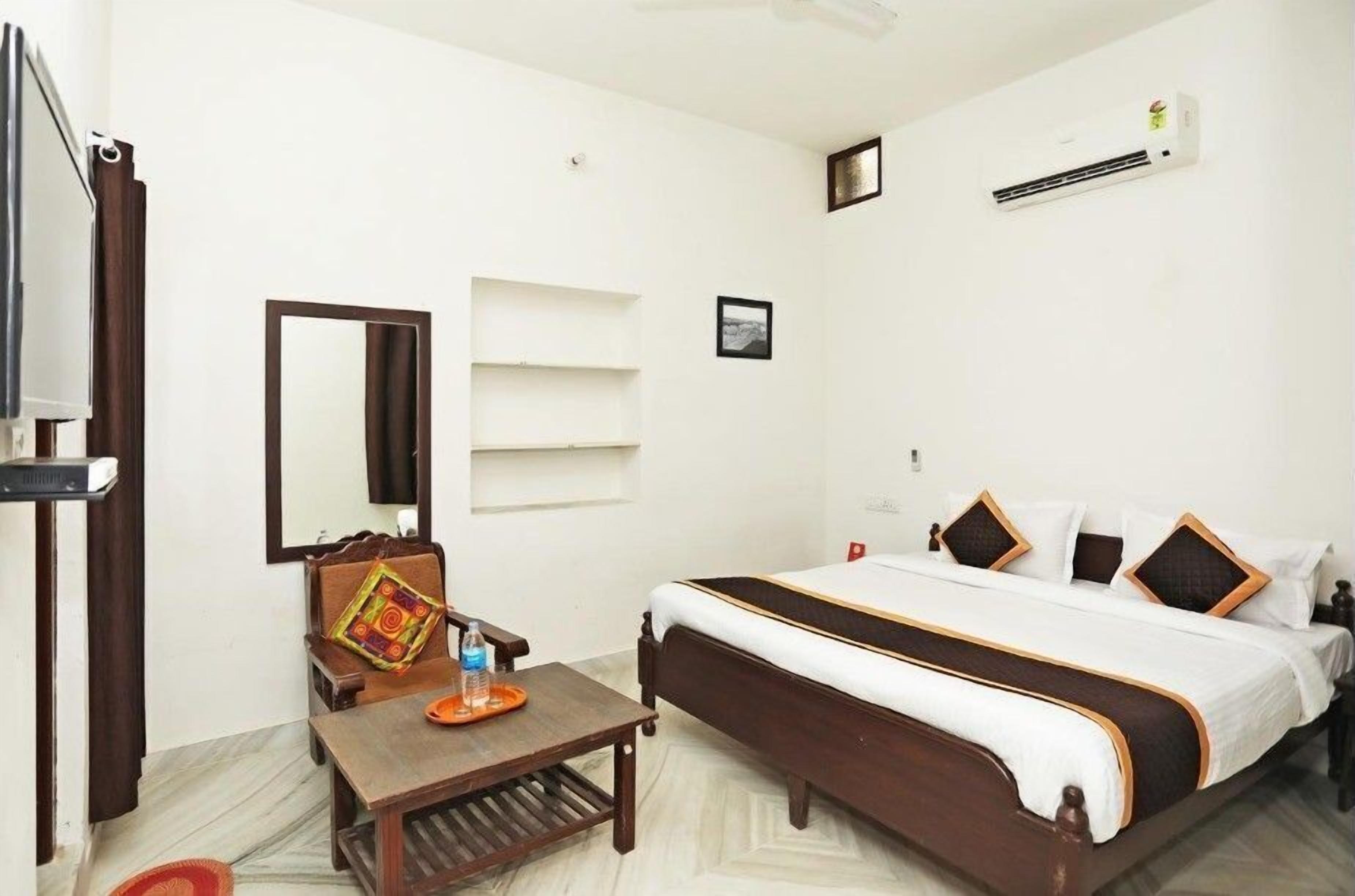 Quarto luxo | Escrivaninha, espaço de trabalho para notebook, Wi-Fi de cortesia