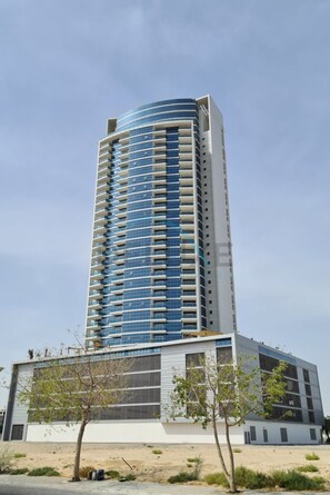 High-Floor Studio,Walking Distance to the Park & 15-Min Drive to ...