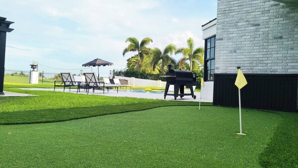 New 5 Bedroom Modern Villa On Golf Course - Fort Lauderdale