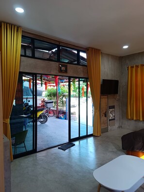 Quarto, 1 quarto, acessível | Sala de estar