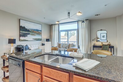 Walk to UA Campus: Apt w/ Secure Parking!