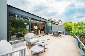 Apartamento superluxo, 2 quartos, vista para o parque | Terraço/pátio