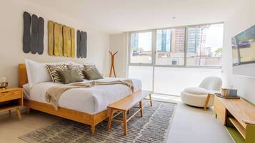 Apartamento de Luxo, 2 quartos, Vista para a cidade | Cofre no quarto, secretária