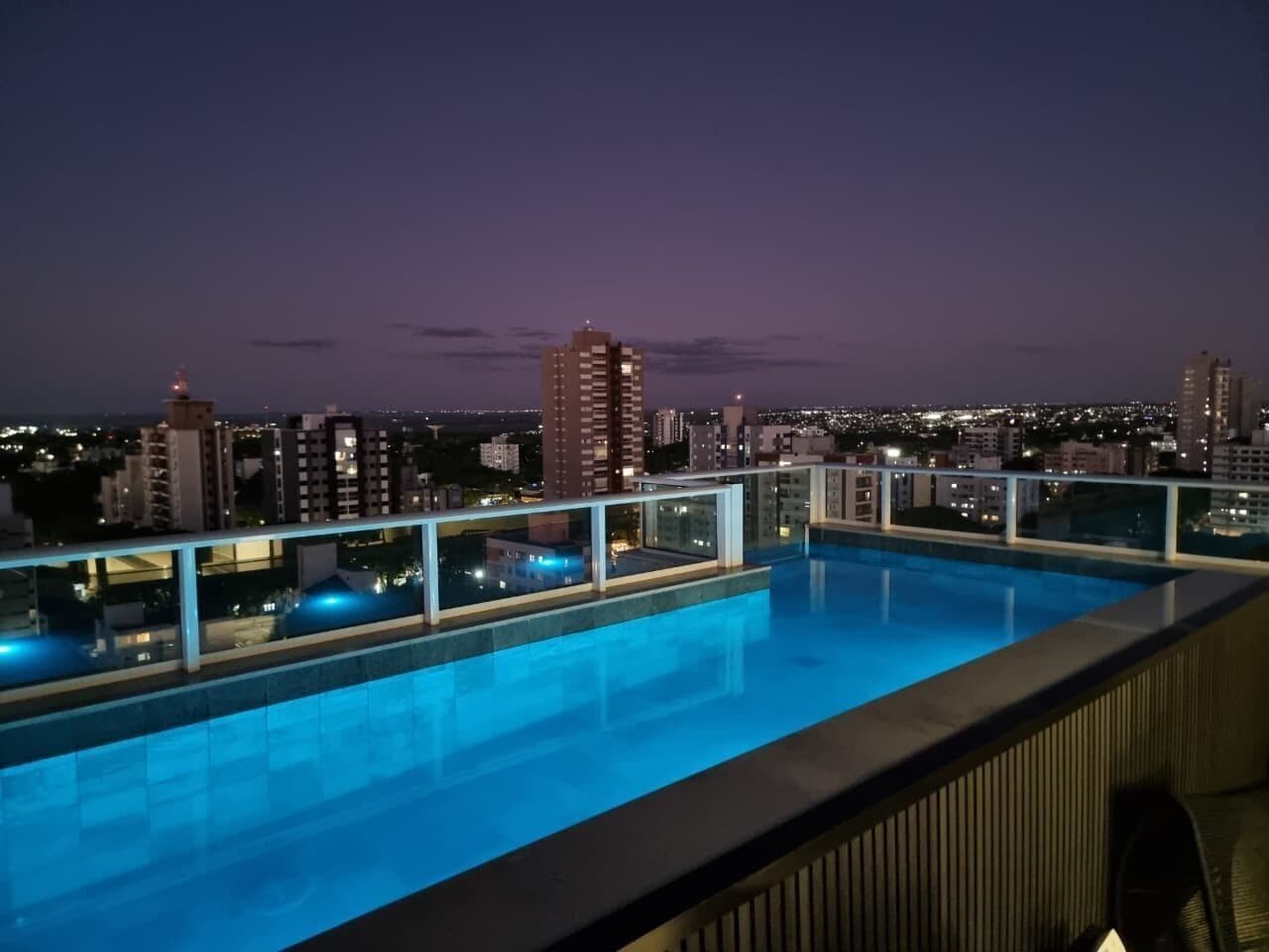 Piscina exterior, da(s) 7:00 à(s) 22:00, espreguiçadeiras 