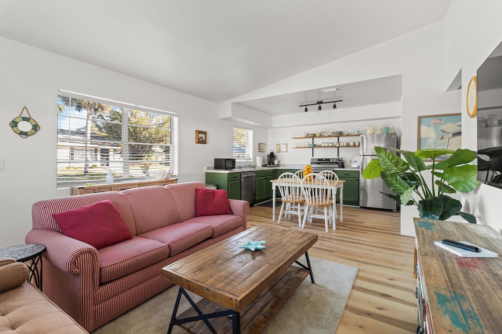 New Listing Discount! • Near Manatees & Springs - Crystal River, FL