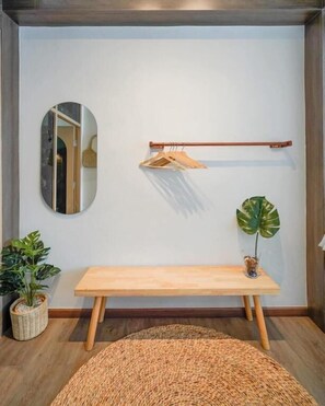 Secretária, cortinas/cortinados opacos, Wi-fi grátis 