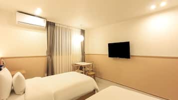 Quarto Twin Superior | Secretária, secretária adequada para computadores portáteis