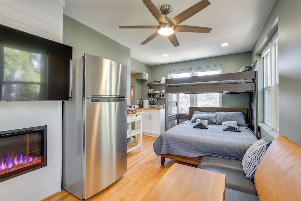 Commuter's Dream! Cheverly Studio 1/2 Mi to Metro - Cheverly | Vrbo
