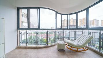 Apartamento Superior, 4 quartos, Vista para a cidade | Vista do quarto