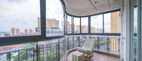 Apartamento superior, 4 quartos, vista para a cidade | Vista do quarto