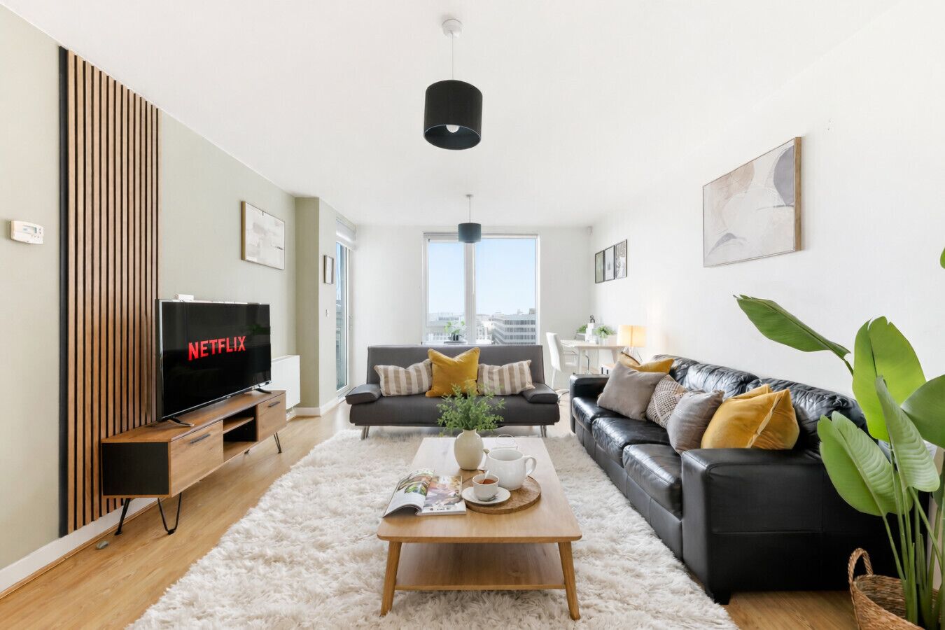 Sleek Apartment  City Centre  Balcony  Free Parking  Fast Wifi  Self-check-in - 