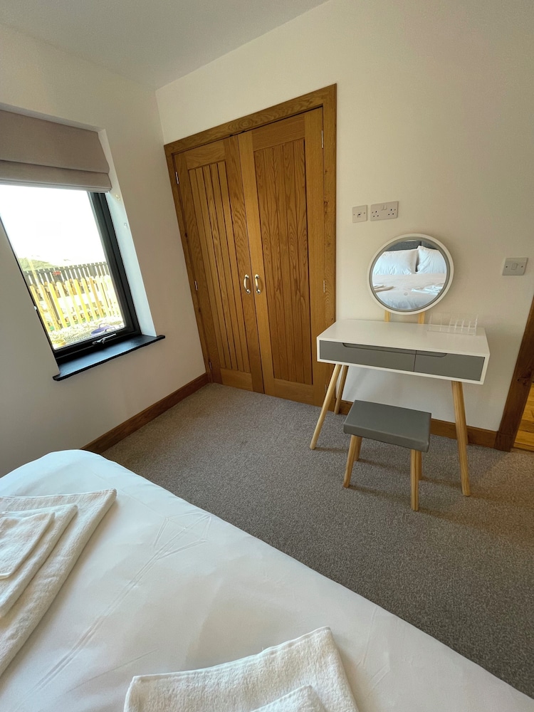 Switha- 3 bed home in Orkney, Scotland with hot tub and outstanding sea ...