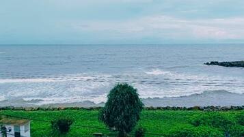 Vista para praia/oceano