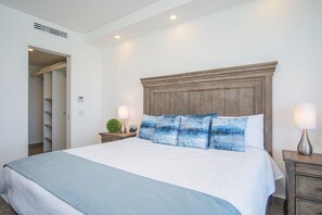 Apartamento em Condomínio Fechado, várias camas, varanda (Encantame Towers Velero 2101) | 3 quartos, com decoração personalizada, com mobília individualizada 