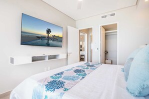 Apartamento em Condomínio Fechado, várias camas, varanda (Encantame Towers Viento 902) | 2 quartos, com decoração personalizada, com mobília individualizada 