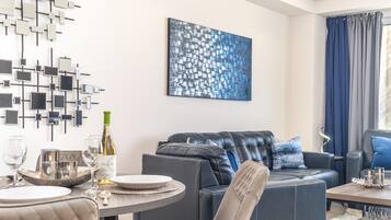 Apartamento em Condomínio Fechado, 1 cama king-size e sofá-cama (Encantame Towers Viento 1103) | Interior