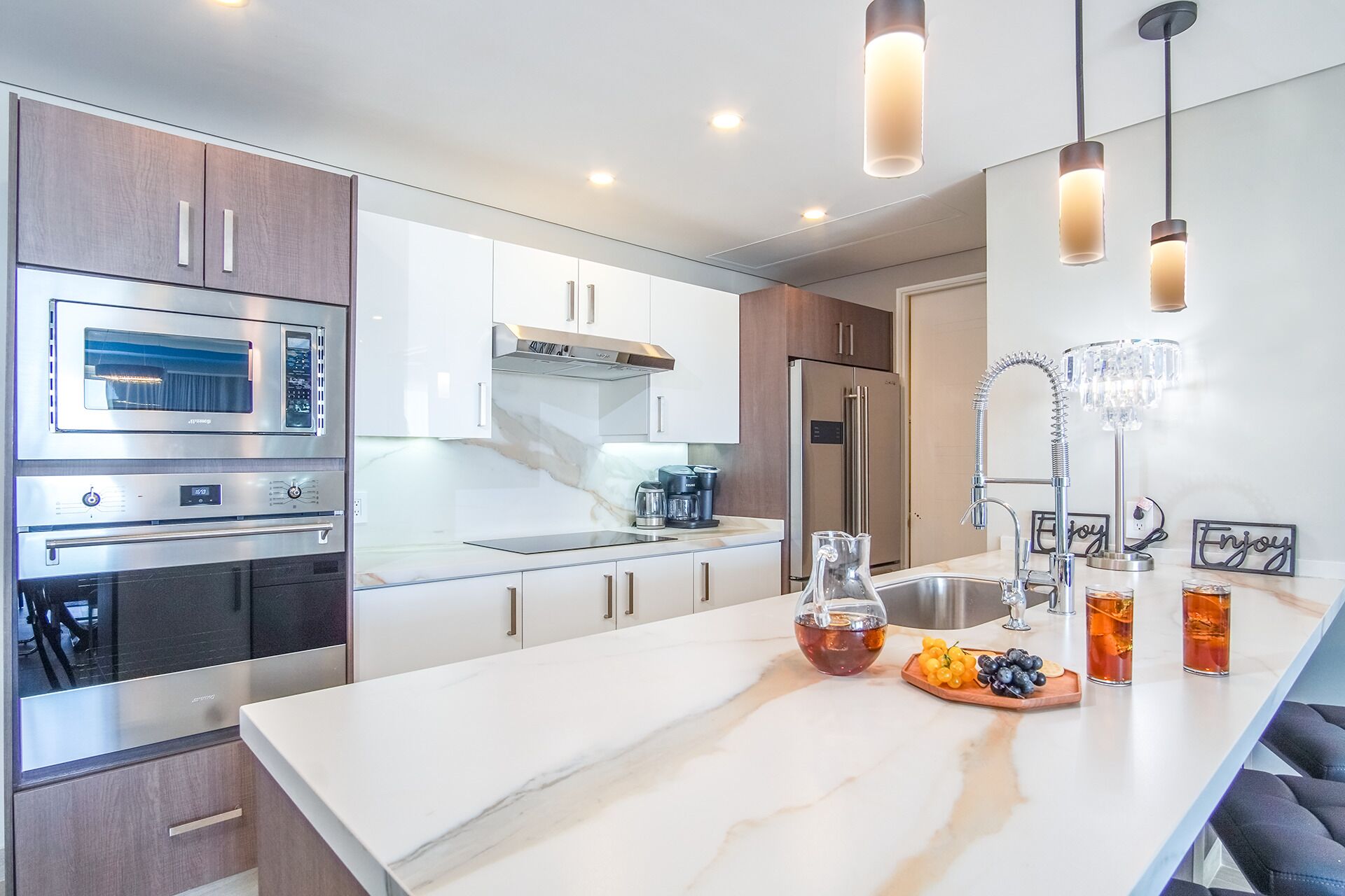 Apartamento em Condomínio Fechado, várias camas, varanda (Encantame Towers Velero 102) | Cozinha privada