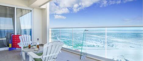 Apartamento em Condomínio Fechado, várias camas, varanda (Encantame Towers Verano 1101) | Vista do quarto