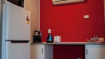 Quarto Duplo Deluxe | Cozinha privada | Minifrigorífico, um micro-ondas