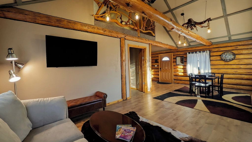 The Fox Den -Cozy Stay W/ Ac & Wi-fi, Pet Friendly - Seeley Lake, MT
