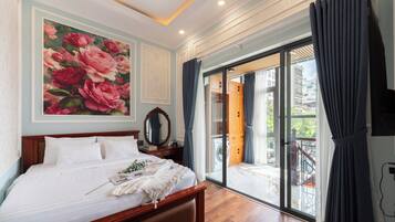 Apartamento de Luxo, Vista para a cidade | Secretária, secretária adequada para computadores portáteis