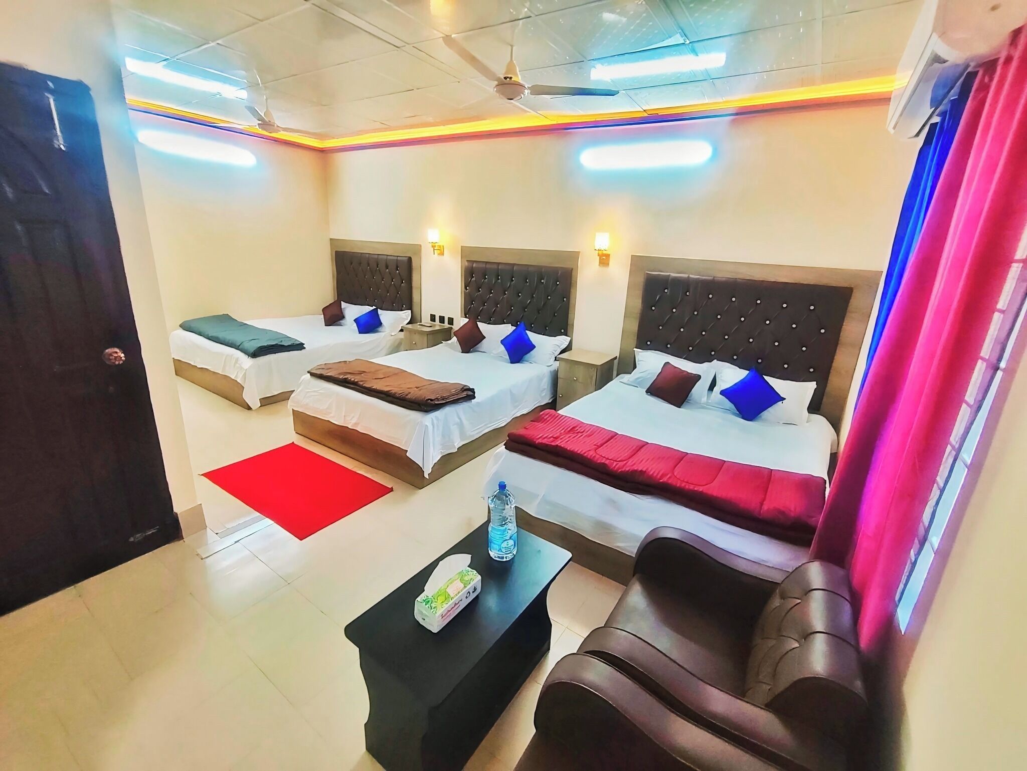 Uma banheira, artigos de higiene pessoal grátis, toalhas fornecidas 