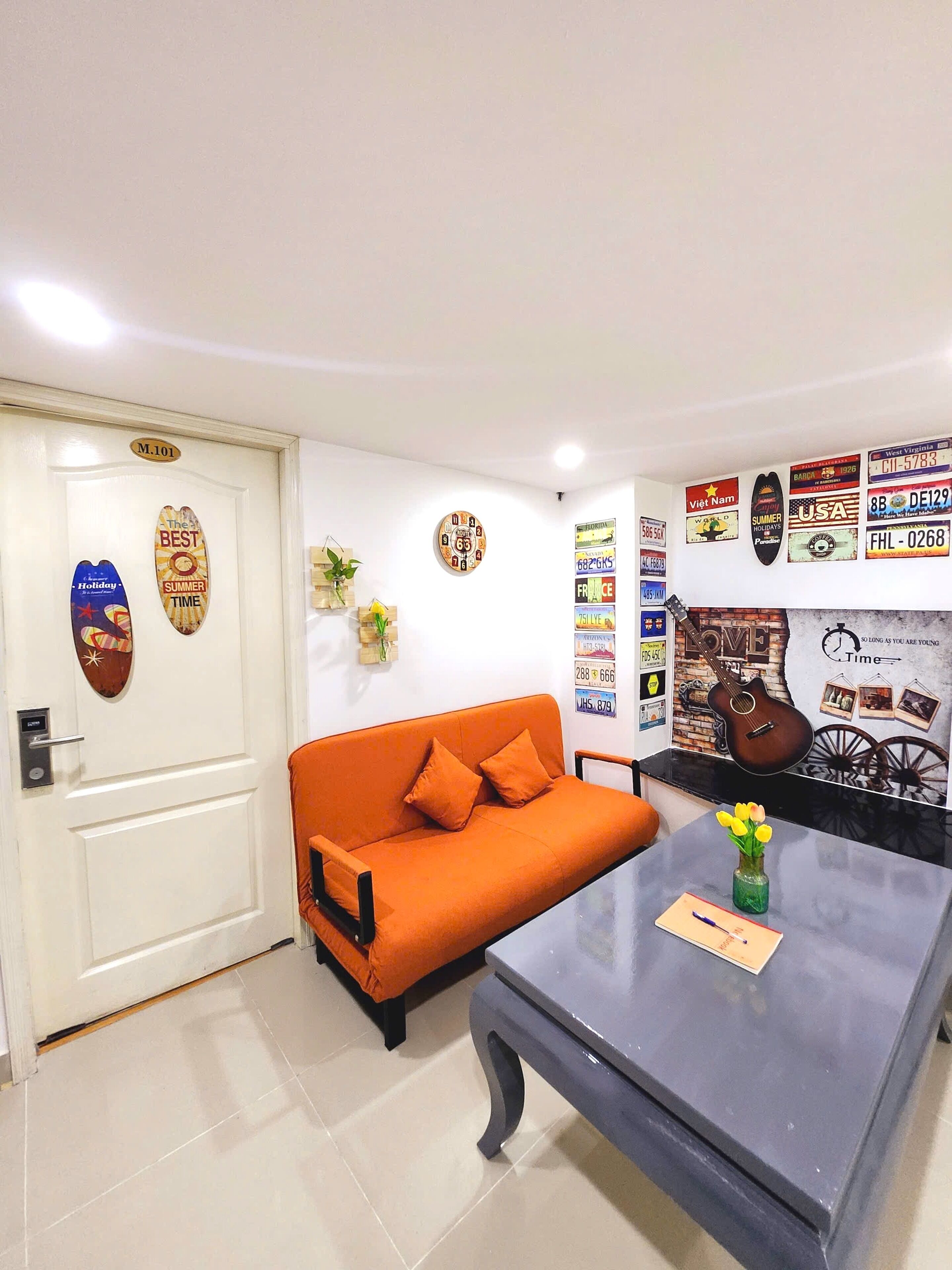 Apartamento standard | Área de estar | TV LCD 30 polegadas com canais digitais, filmes pagos, impressoras