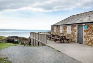 Toad Hall is a spacious cottage in North Cornwall full of character ...