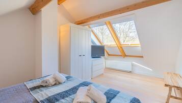 Casa | 4 quartos, ferros/tábuas de passar roupa, individualmente mobiliados