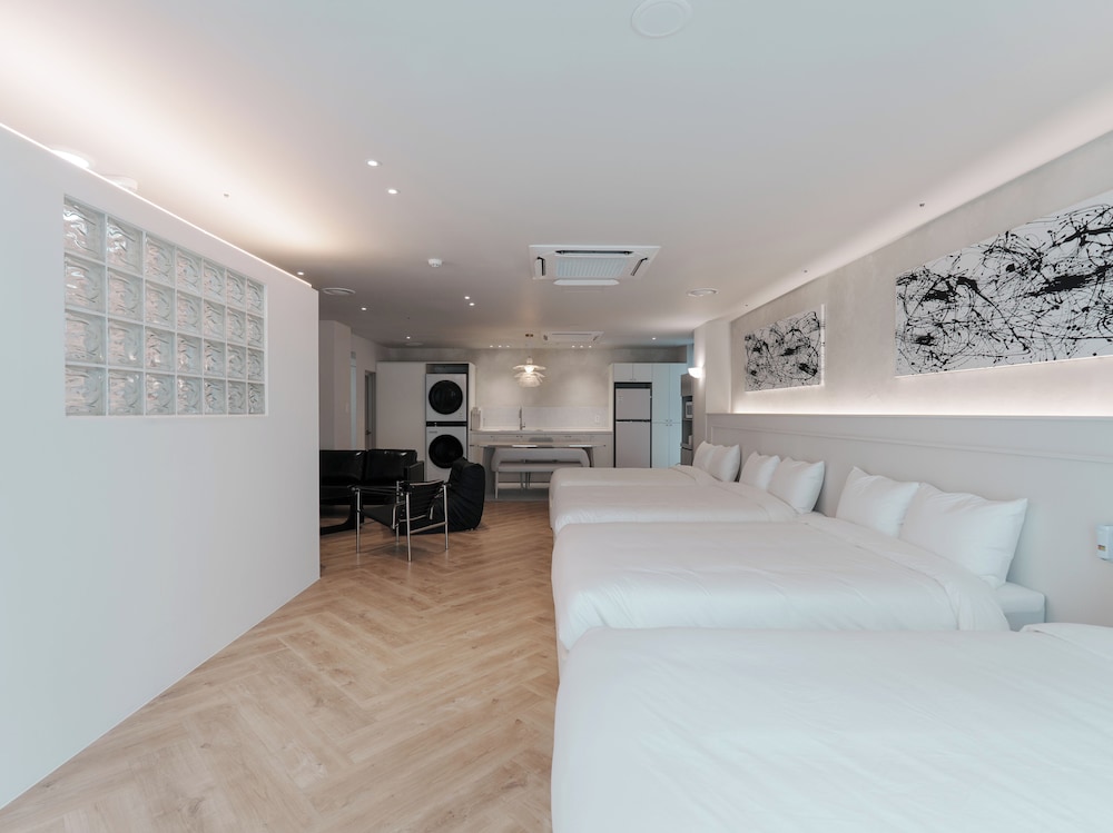 Ravenna. 5mis from Myeongdong, shopping/restaurant/beauty skin care ...