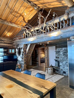 Vila superior, 5 quartos, ao lado da pista de esqui | Sala de jantar