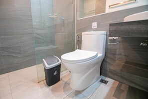 Apartamento, sacada | Banheiro