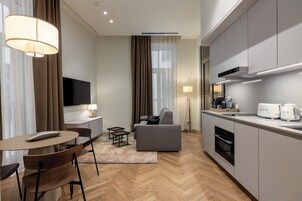 Suite | Cozinha privada | Minifrigorífico, um micro-ondas, uma placa de cozinha 