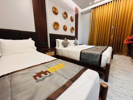 Quarto Premium, Vista para a cidade | Secretária, secretária adequada para computadores portáteis