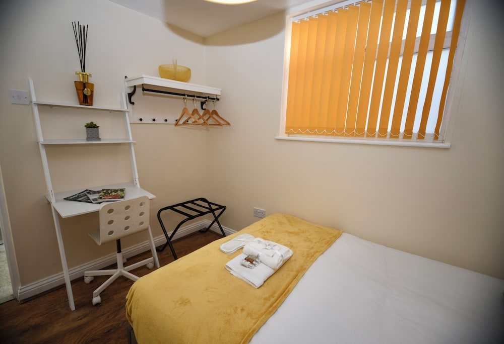 The Lower Deck - Nautical Inspired Living in South Shields - South Shields | Vrbo