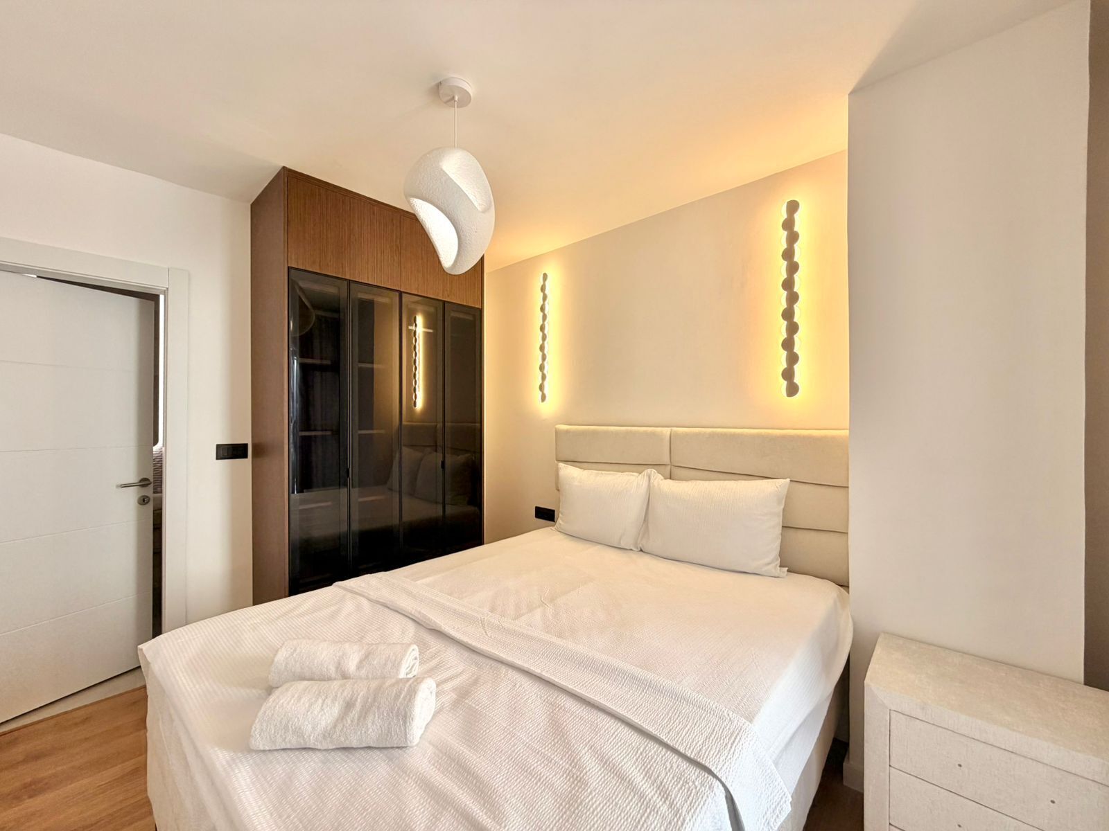 Apartamento Deluxe | Secretária, secretária adequada para computadores portáteis 