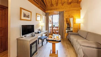 Suite Familiar, vista para a montanha | Cofre no quarto, cortinas/cortinados opacos, Wi-fi grátis