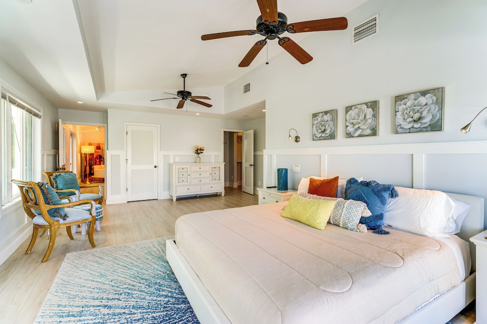 Walk to Wabasso Beach: Home w/ Hot Tub & Bikes - Wabasso Beach | Vrbo