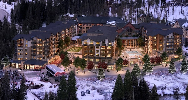 Kindred Resort Luxury Ski In, Ski Out 1 Bedroom Residence At The River Run Gondola - Keystone, CO