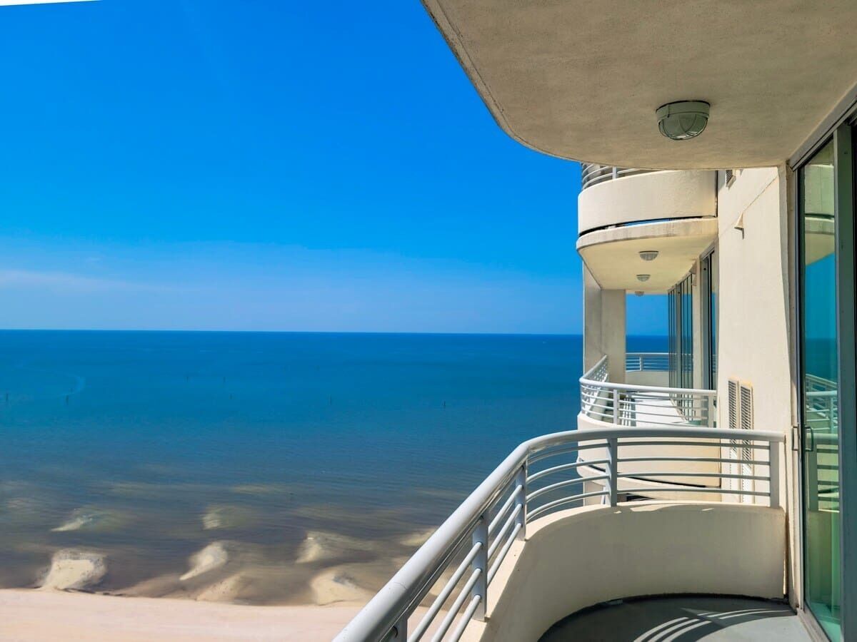 Apartamento em Condomínio Fechado, 2 camas queen-size, acesso à piscina (Ocean Club 1506) | Terrenos do alojamento