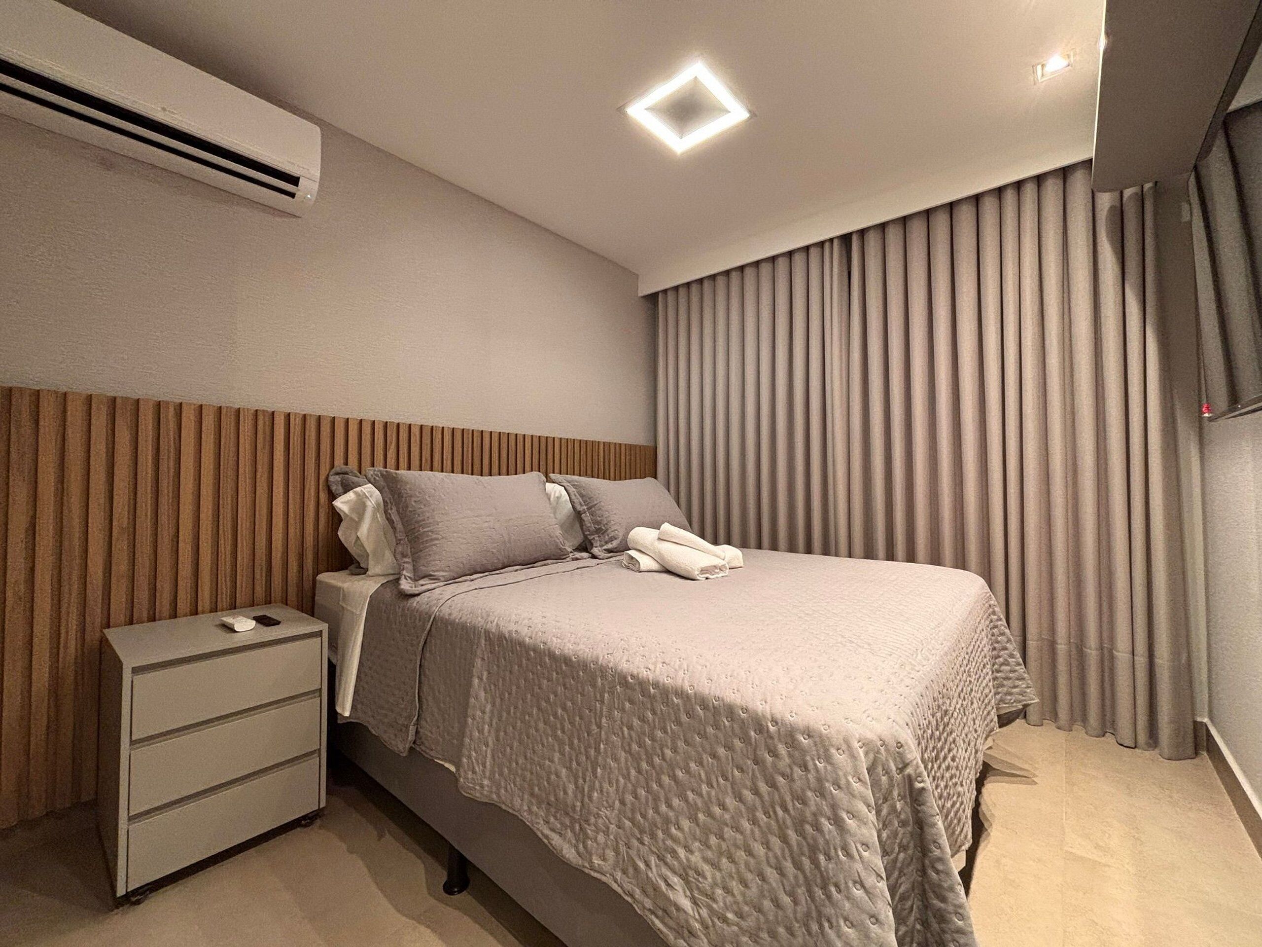 Apartamento | Com decoração personalizada, com mobília individualizada, secretária 