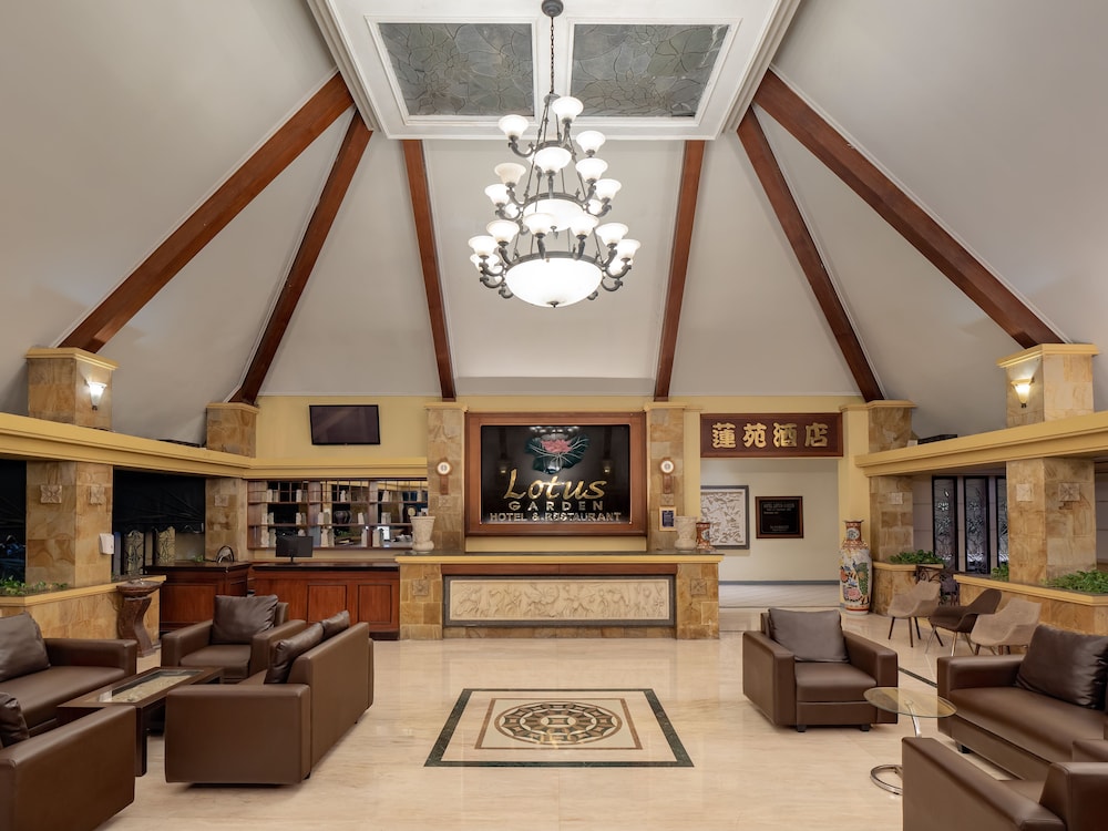 Lotus Garden Hotel By Waringin Hospitality - Kediri