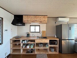 Villa Familiar, pátio, vista para o oceano | Cozinha privada | Um frigorífico/congelador grande, um micro-ondas, um forno
