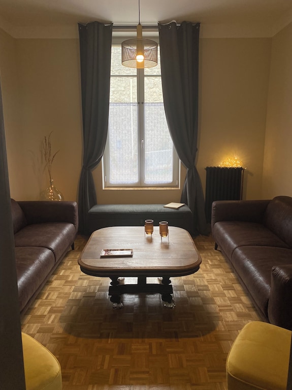 Grand Gîte 4*: 12 Couchages, 6 Chambres, 4 Salles De Bain, Salle De Jeux, Jardin - Laon