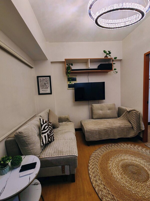 Charming 2br Condo In Cambridge With Wifi, Smart Tv - Taytay
